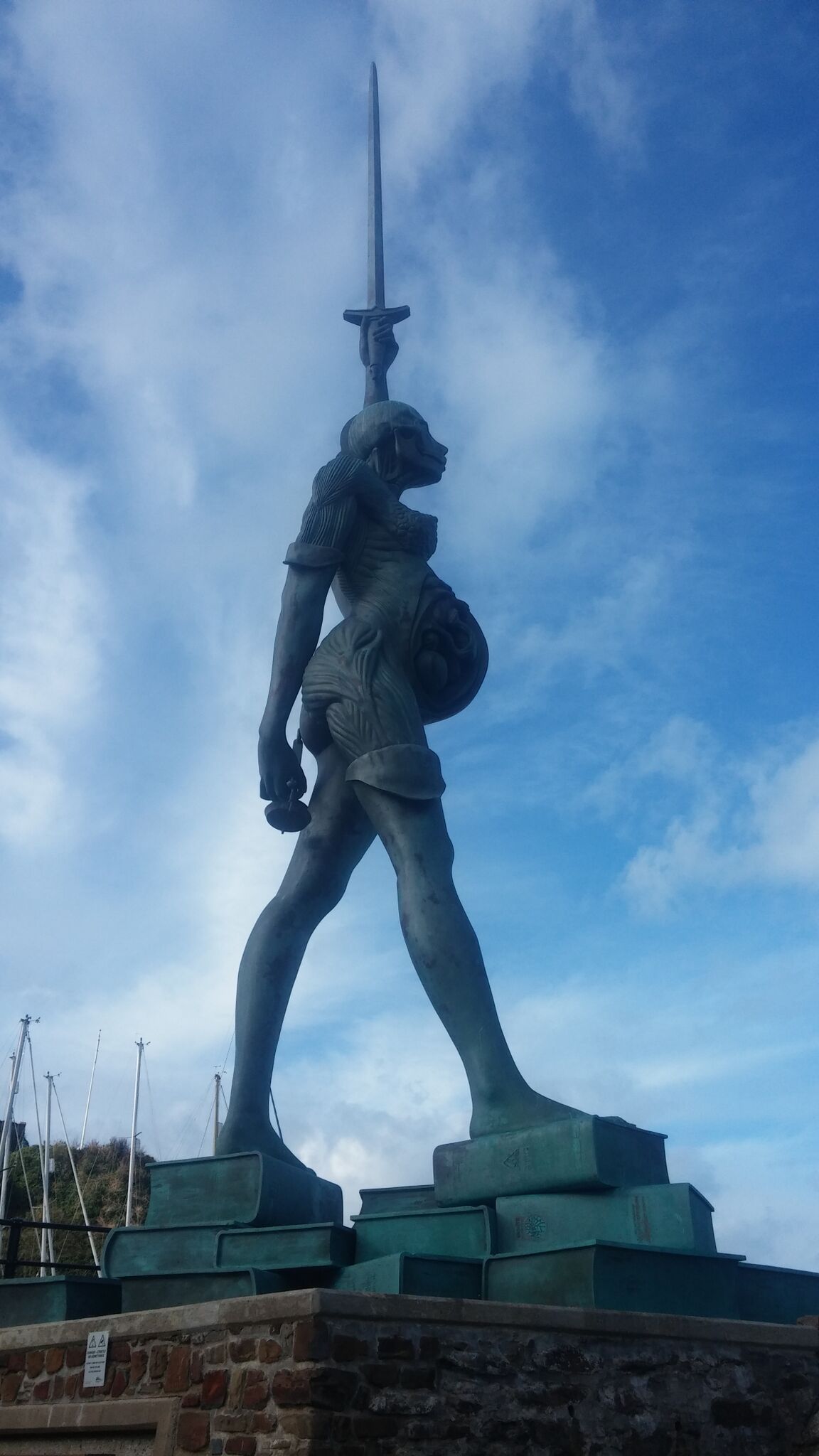 Statue – Roger Swannell